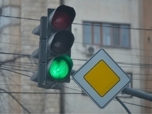 Endi fuqarolar o‘zi istagan joyda svetofor o‘rnatishi mumkinmi ...