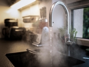 Toshkentning 5 ta tumanida issiq suv vaqtincha o‘chiriladi | Qalampir.uz