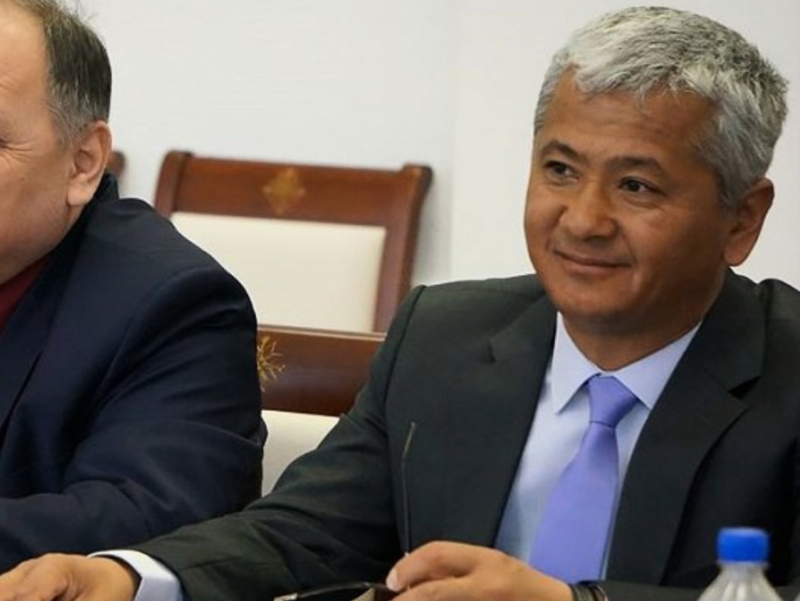 Sharof Rashidov tumaniga yangi hokim tayinlandi | Qalampir.uz