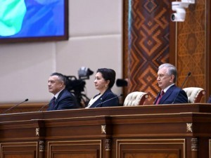 Мирзиёев конструктив мухолифат ҳуқуқларини кафолатлашга ваъда берди ...